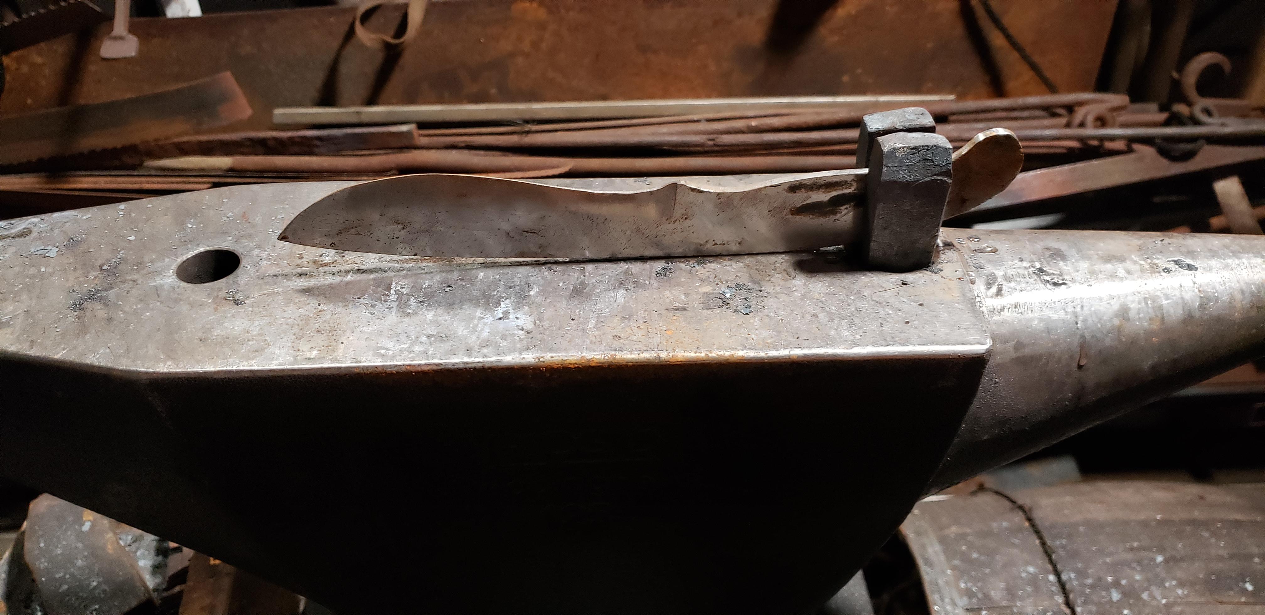 Edgewise Hold Fast - Tools, general discussion - I Forge Iron