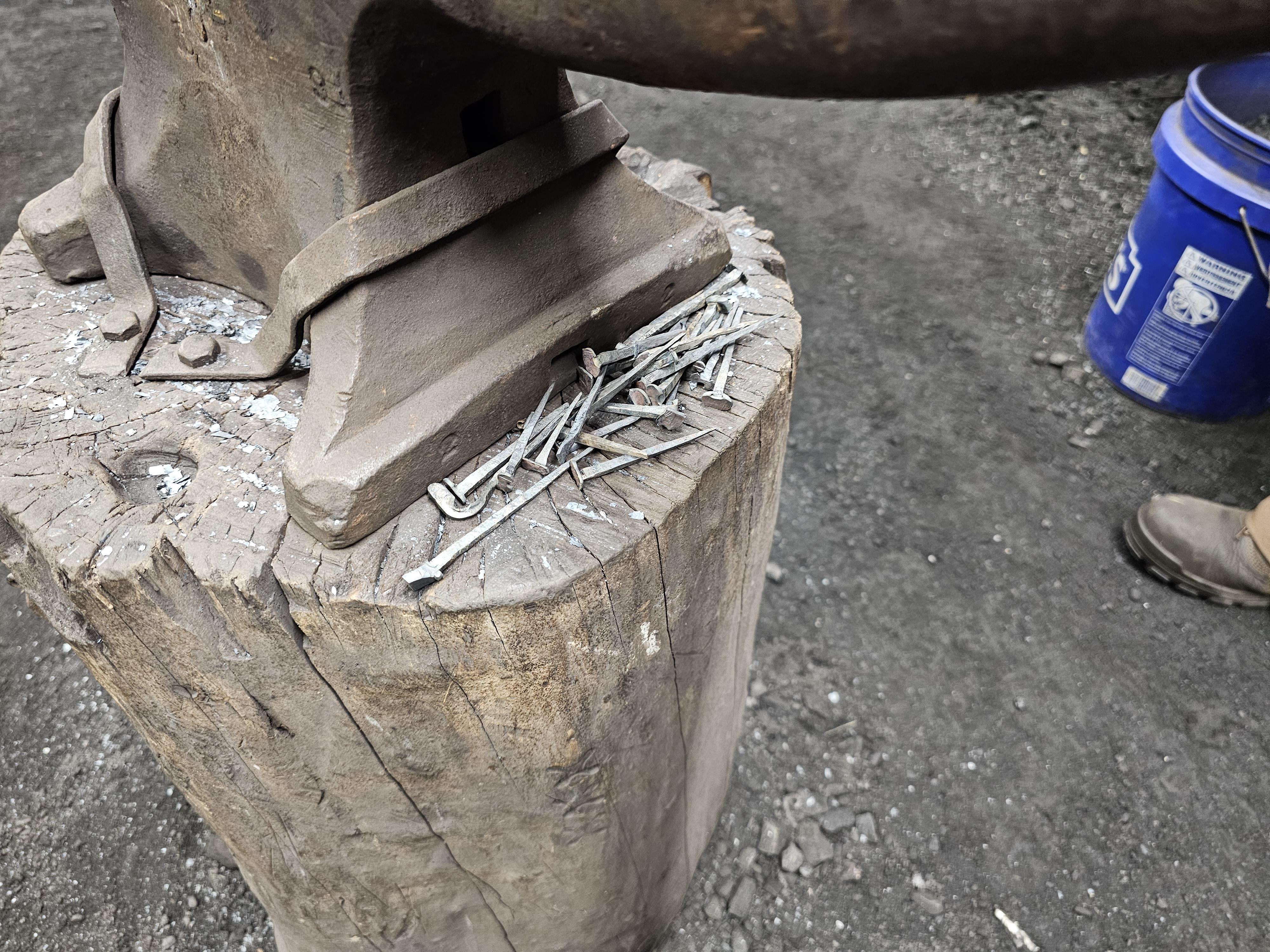 Jennifer's teaching take on a 4.5 day class on beginner blacksmithing ...